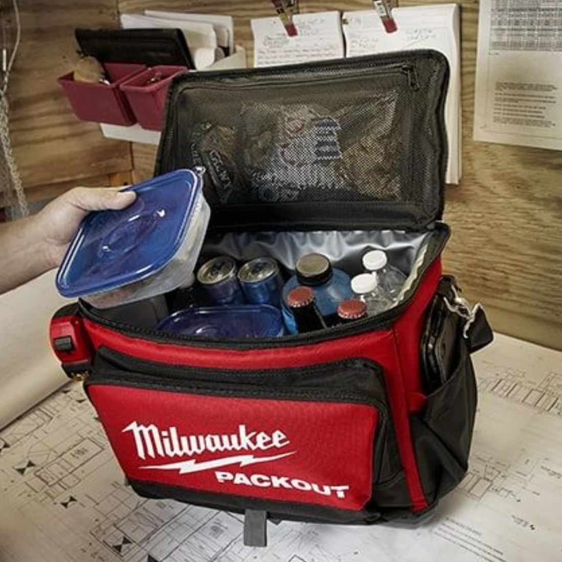 Milwaukee PACKOUT Jobsite Cooler Lunch Box