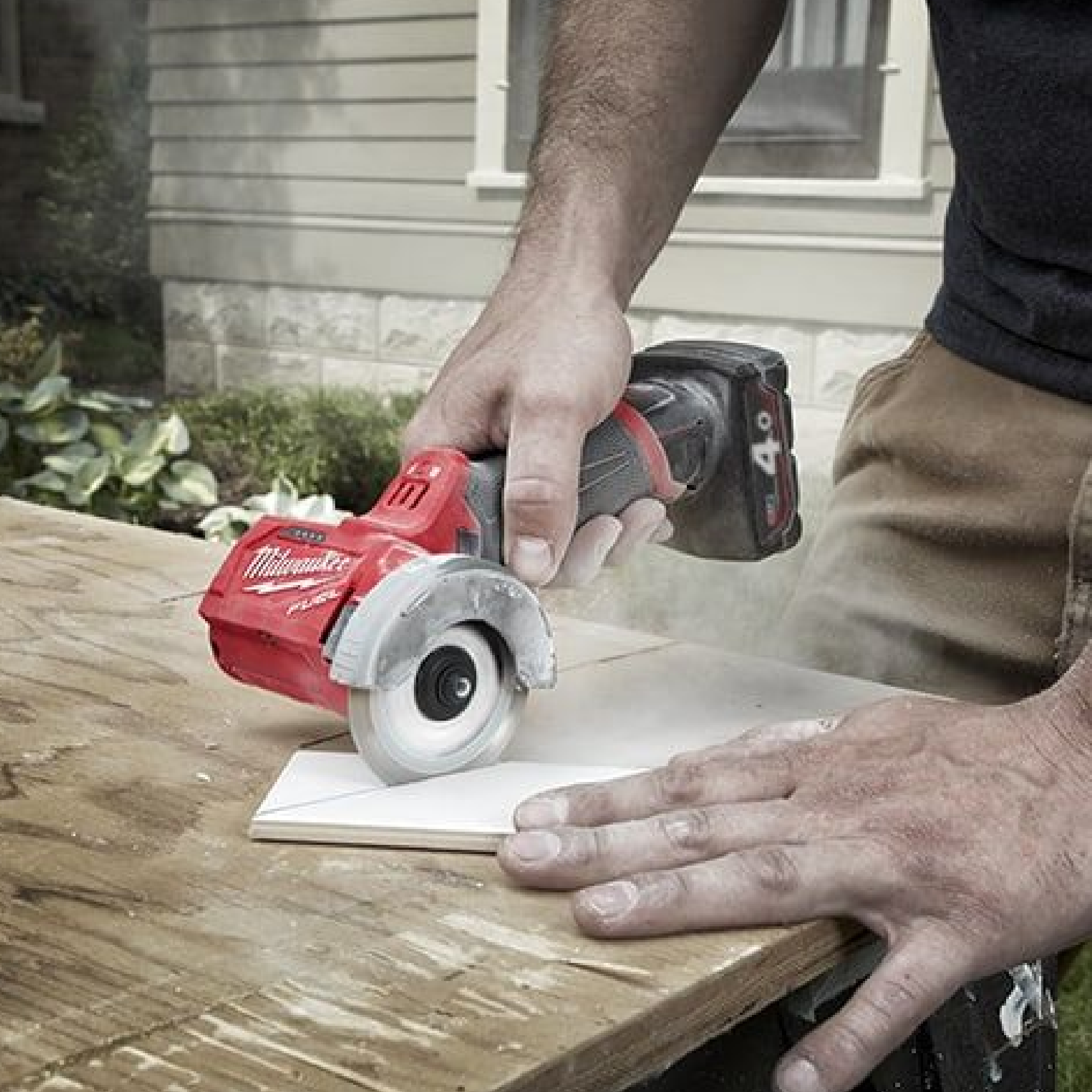 MILWAUKEE M12 FUEL CUT OFF Tool M12 FCOT-0X ASIA BARE UNIT
